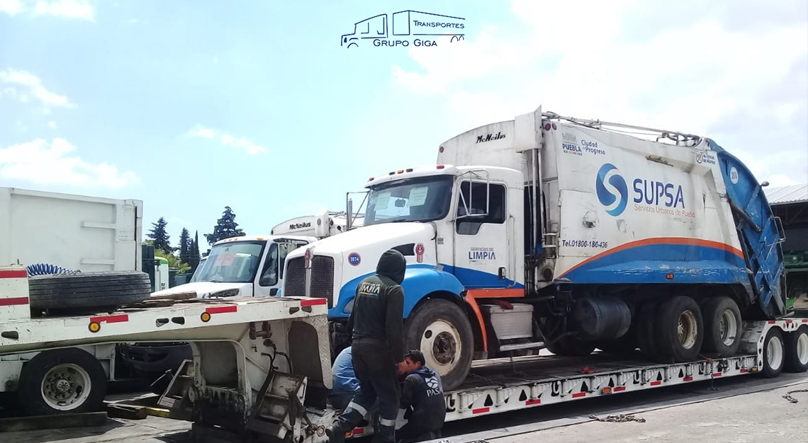 Transporte de Carga en Plataforma Lowboy en Puebla México | Fletes en ...
