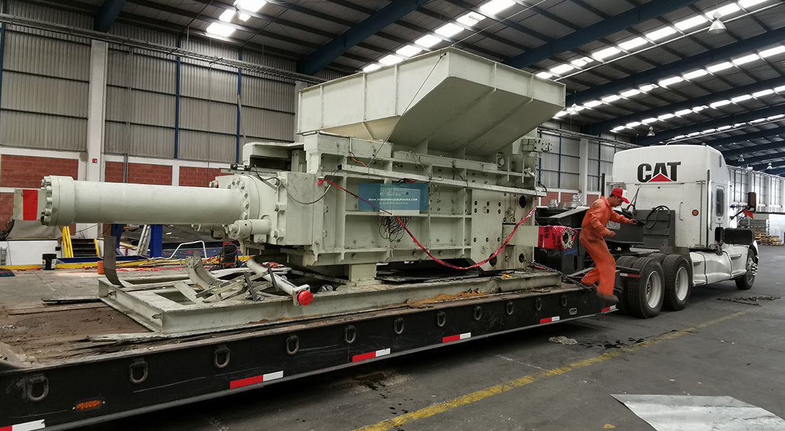 Transporte de Carga en Plataforma Lowboy en Puebla México | Fletes en ...