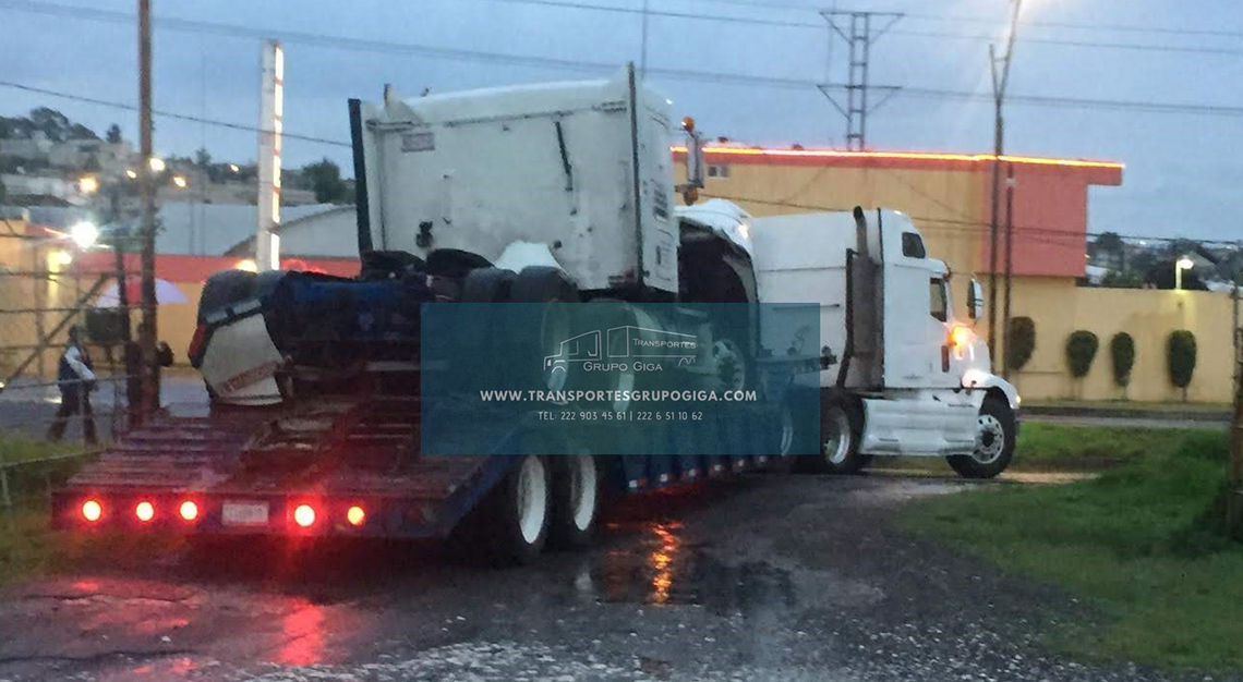 Transporte de Carga en Plataforma Lowboy en Puebla México | Fletes en ...